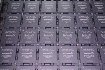 China Al-tera Ep2c20q240c8n integrierte Schaltung Mikrocontroller Mikrocontroller Elektronische Chips EP2C20Q240C8N zu verkaufen