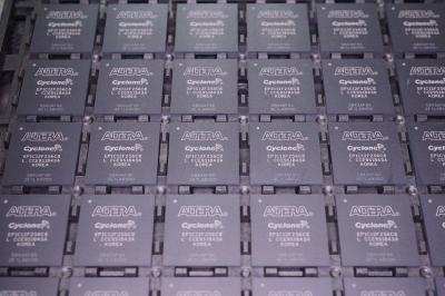 China Al-tera Ep3c5e144i7n Elektronische Komponenten Konstruktion der Funktion 555 Timer Integrierter Schaltkreis Mikrocontroller IC-Chips EP3C5E144I7N zu verkaufen