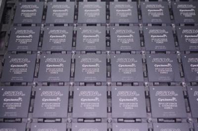 중국 알테라 Ep3c5f256c8n 전자 부품 통합 회로 표면 장착 칩 28 핀 마이크로 컨트롤러 ic 칩 EP3C5F256C8N 판매용