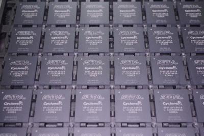 중국 알테라 Epm570f100i5n 전자 부품 융합 회로 오디오 증폭기 새 파두크 마이크로 컨트롤러 ic 칩 EPM570F100I5N 판매용