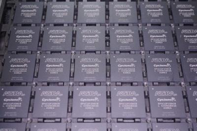 중국 알테라 Epm2210f324c5n 전자 부품 초음파용 반도체 마이크로컨트롤러 Plcc 칩 EPM2210F324C5N 판매용