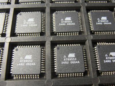 中国 ATMEL ATmega162-16Au マイクロコントローラ QIC 電子部品 輸入ICチップ 集積回路 ATMEGA162-16AU 販売のため