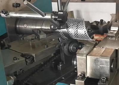 Cina Good quality automatic expanded mesh spiral coiling machine for air filters PLJY109-500 in vendita