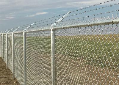 Cina Collegamento a catena galvanizzato immerso caldo di sicurezza che recinta 4FT 5FT con il cavo pungente del rasoio in vendita