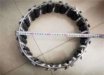 中国 かみそりワイヤー アコーディオン式のコイルを囲うBto電流を通された22の刃 販売のため