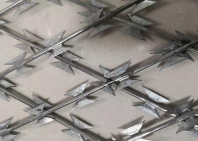 Cina Filo spinato galvanizzato 75x150mm immerso caldo saldato in vendita