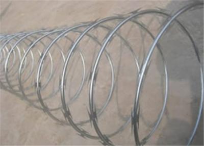 Cina Le lame taglienti hanno saldato il rasoio Mesh Fence della bobina di 700 800 900mm in vendita