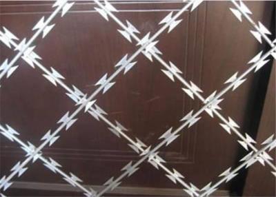 Cina Bto saldato 10 100mm x 200mm Diamond Razor Mesh Hot Dip ha galvanizzato in vendita