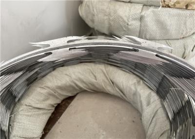 Cina Reticolato di saldatura CBT 65 Diamond Razor Wire Fence Height 1.2m in vendita