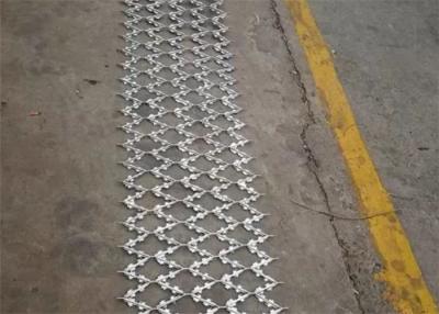 中国 溶接されて刃の正方形の網CBT60かみそりワイヤー コンチェルティーナを囲うことは網を薄板にした 販売のため