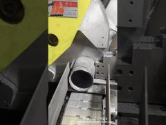Corte de tubos de aço sem costura
