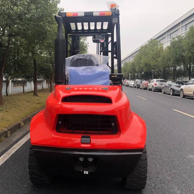 FD35 Diesel Forklift operational view