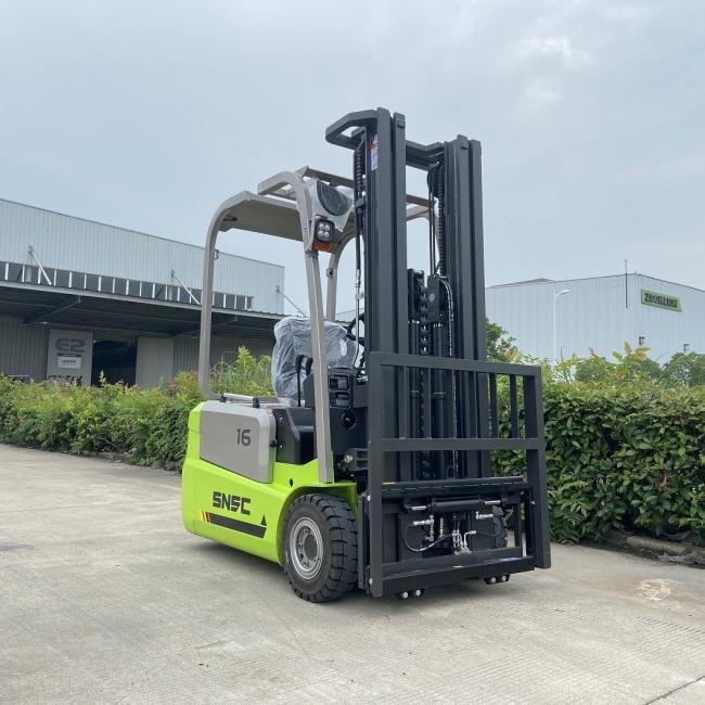 Full AC System 3 Wheel Electric Forklift - Side View