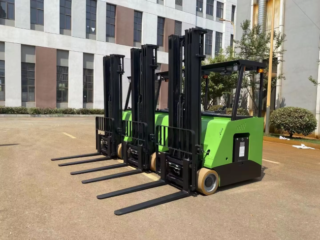 3 Wheel Stand-on Electric Forklift front view