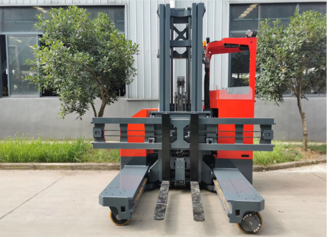 Multidirectional forklift handling long materials in warehouse