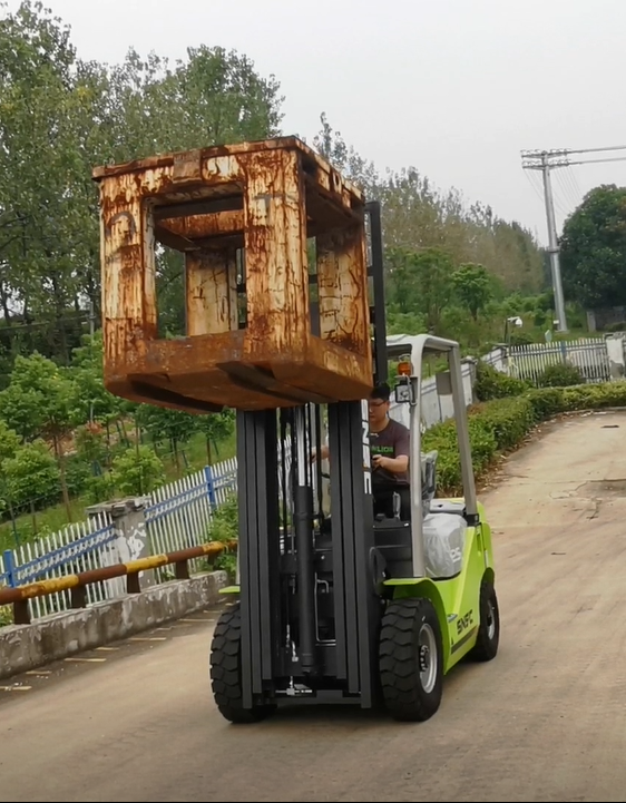 Lifting test for forklift quality control