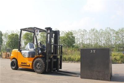 Cina 3000 kg contrappeso diesel 5000 mm sollevamento carrello elevatore diesel in vendita