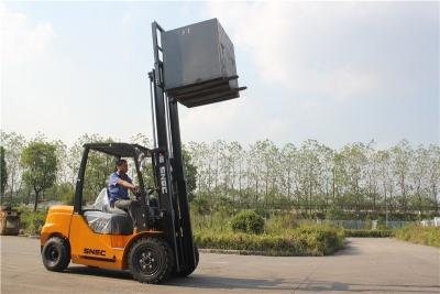 Cina 3000 kg contrappeso diesel 5000 mm sollevamento carrello elevatore diesel in vendita