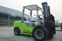 Quality OEM 4 Ton Diesel Forklift SNSC Diesel Lift Truck 2 Stage Mast for sale