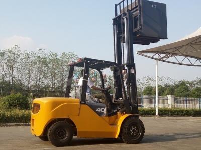 Cina OEM carrello elevatore diesel da 4 tonnellate SNSC carrello elevatore diesel da 2 tappe in vendita