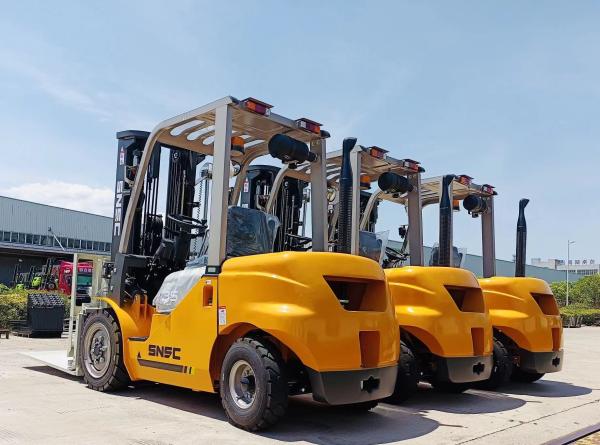 Quality 6600LBS 7700LBS Diesel Forklift Manufacturers 3500kgs Diesel Powered Forklift for sale