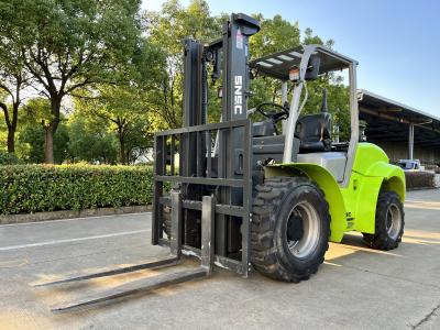 Cina 3000 kg-5000 kg 4wd carrelli elevatori per terreni accidentati in vendita