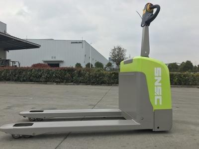 Cina Lithium Battery Powered Pallet Jack 1,5 tonnellate Elettromobile per pallet verde in vendita