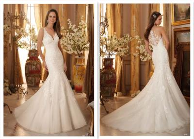 China Ivory Lace Fit And Flare Wedding Dress With Sweetheart Neckline Floor Length for sale