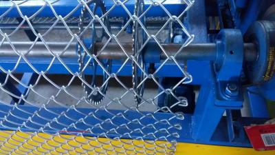 China China best 4m width Double wire feeding Fully Automatic Chain Link Fence Machine for sale