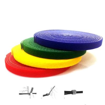 Cina Fascetta ferma-cavo riutilizzabile 25m/Roll del gancio di larghezza ROSH di 2cm e dell'involucro del ciclo in vendita