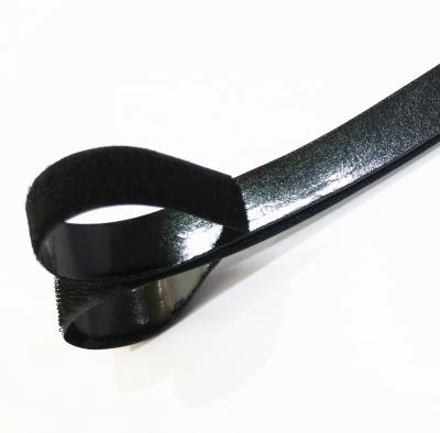 China Eco Vriendschappelijke Super Kleverige 20mm Zelfklevende Klitband voor Stof Te koop