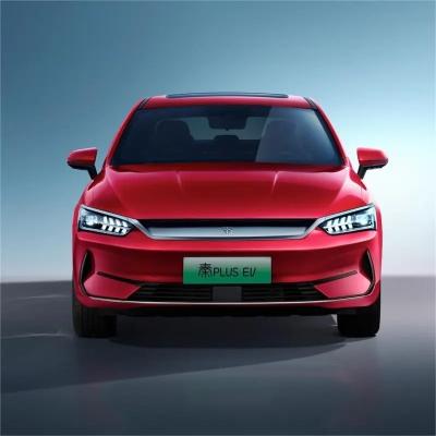 Cina 2023 500km di lusso Transmissione a velocità singola 4 porte 5 sedili berlina auto elettrica QIN PLUS 500KM versione di lusso Girare a sinistra in vendita