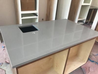 China Graue Quarz-Küche Countertops, künstliche feste Oberflächenquarz Countertops zu verkaufen