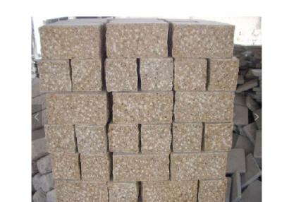 Cina Superficie naturale gialla di abitudine del cubo delle pietre per lastricati che finisce durezza 104hsd in vendita