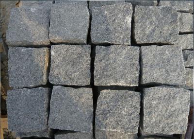 China Pedras de pavimentação exteriores pretas rachadas naturais, pedras de pavimentação pretas cinzentas do granito à venda