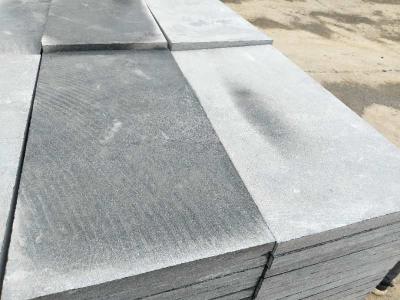 Cina Mattonelle e lastra blu non lucidate durevoli del calcare delle pietre per cimasa della piscina in vendita