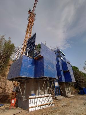 China Sistema de escalada do molde da galvanização quente hidráulica com plataforma larga de 2.40m à venda