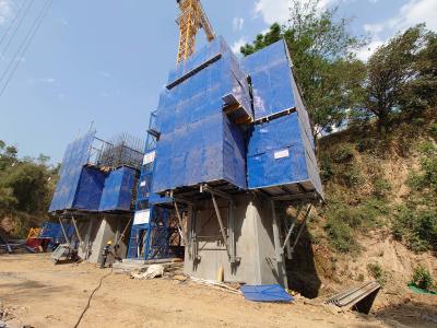 China Sistema de escalada do molde da galvanização quente hidráulica com plataforma larga de 2.40m à venda