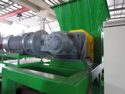 Cina macchina della trinciatrice dell'asse del gemello 18.5kw, tagliuzzatrice del pneumatico durevole in vendita