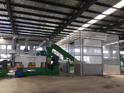 Cina macchina di riciclaggio di pelletizzazione di plastica dei film del PE 1000kg/h in vendita