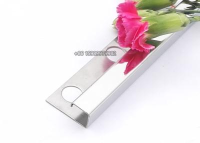 Cina acciaio inossidabile di 0.8mm fuori di disposizione d'angolo, disposizione del bordo delle mattonelle di acciaio inossidabile del ODM in vendita