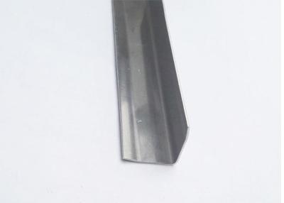 Cina Angolari protettivi commerciali di acciaio inossidabile, protettori d'angolo del metallo di 2.5cm in vendita