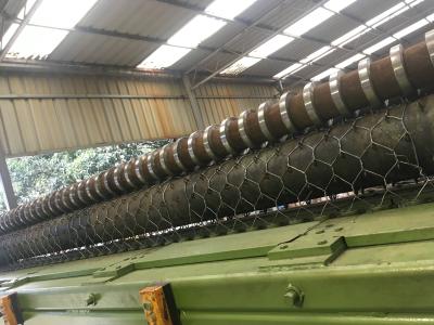中国 頑丈な電流を通されたGabion機械金網六角形の4300mmの幅 販売のため