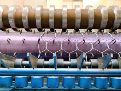 China Rede de fio resistente personalizada da máquina 112*127mm de 5000mm Gabion para a engenharia civil à venda