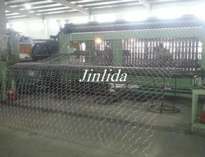 Chine Machine de maillage hexagonale à faible bruit avec le fil galvanisé à chaud de 2.6mm pour Hillside à vendre