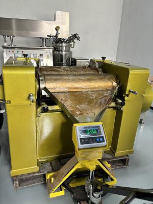 Cina Apparecchiature per la macinazione a tre rotoli di rossetto in vendita