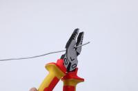 China 199mm High Leverage Insolated Tools Combination 60CrV Stripping Pliers for sale
