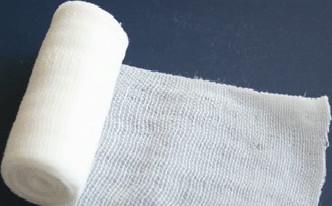 China 100% cotton Absorbent Medical Gauze in roll for sale