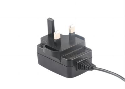 Chine Adaptateur d'alimentation AC/DC maximal de 12 W certifié UKCA - alimentation électrique à commutation par prise électrique 5V 2A, 5V 2.4A, 9V 1.33A, 12V 1A, 24V 500mA à vendre