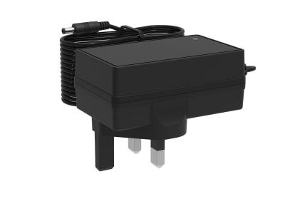 China el enchufe máximo UKCA de 25.2W GB certificó la fuente de alimentación del cargador de batería de 12.6V 16.8V 8.4V 12V 14.4V 21V 24V en venta